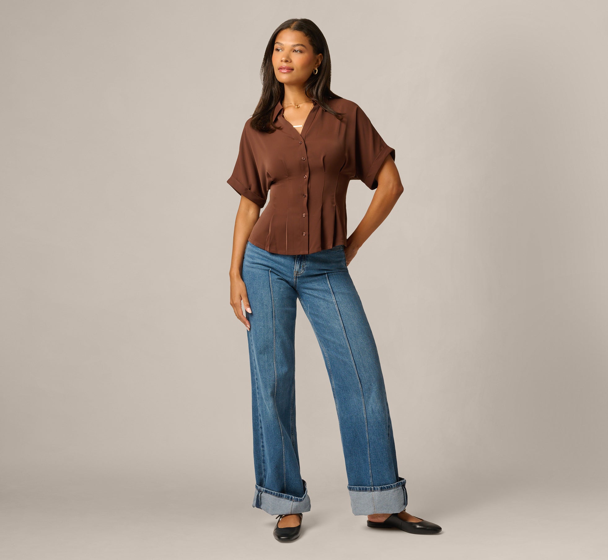 ADRIANNA PAPELL short sleeve semisheer pleated blouse in chicory coffee